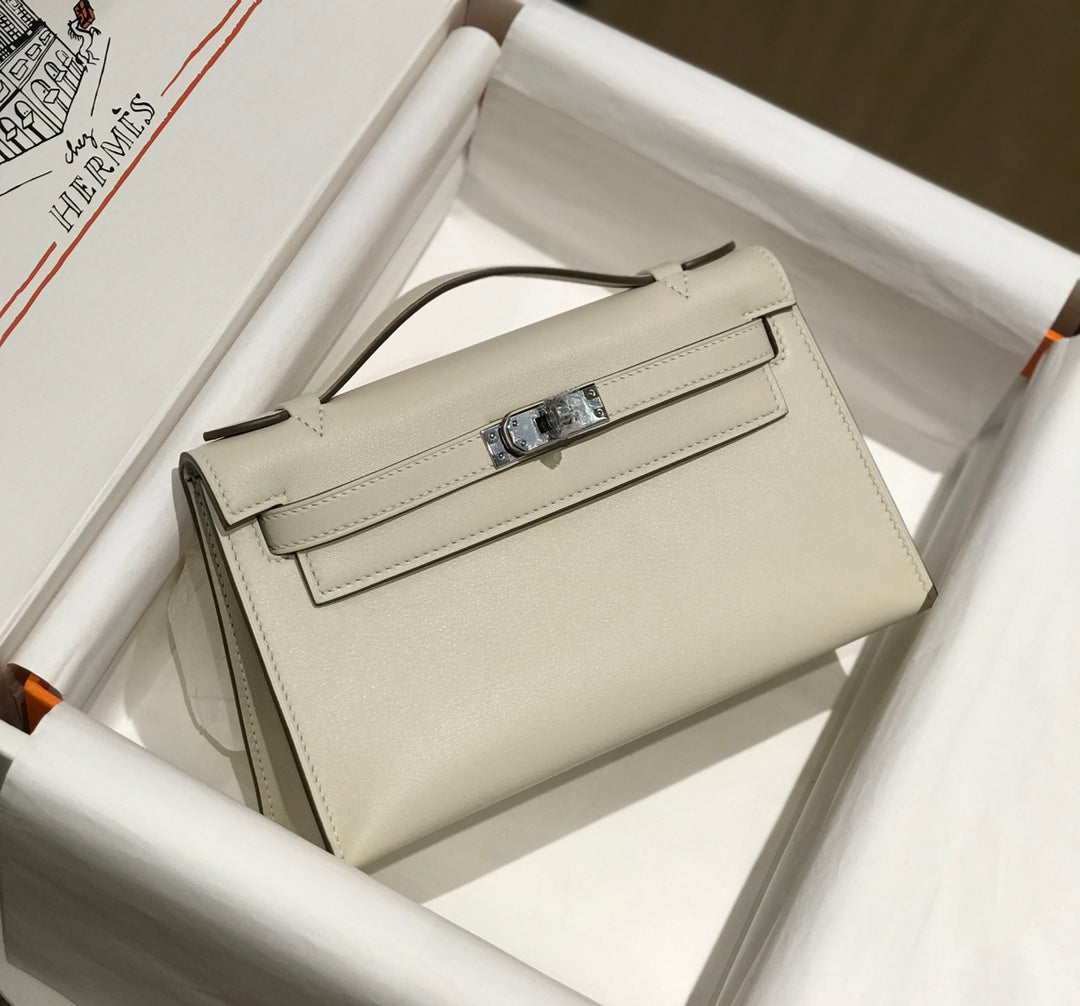 HM KELLY POCHETTE 22CM WHITE BEIGE SWIFT SILVER HARDWARE – BeeLove